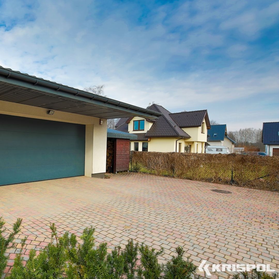 Sektionaltor in Grün | Die fröhliche Farbe für Ihr Garagentor ...